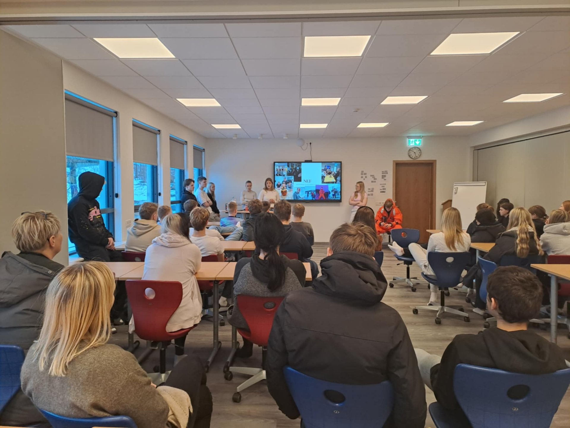 Nemendur úr 10.bekk Borgarhólsskóla í heimsókn | Framhaldsskólinn á Húsavík